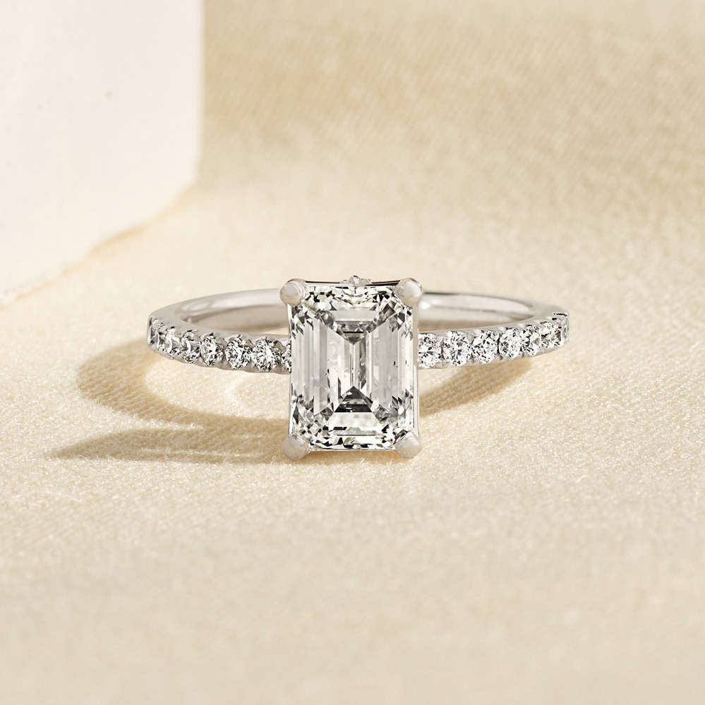 Classic Diamond Decorative Crown to Hold 7.5x5.5mm Emerald Shaped ...