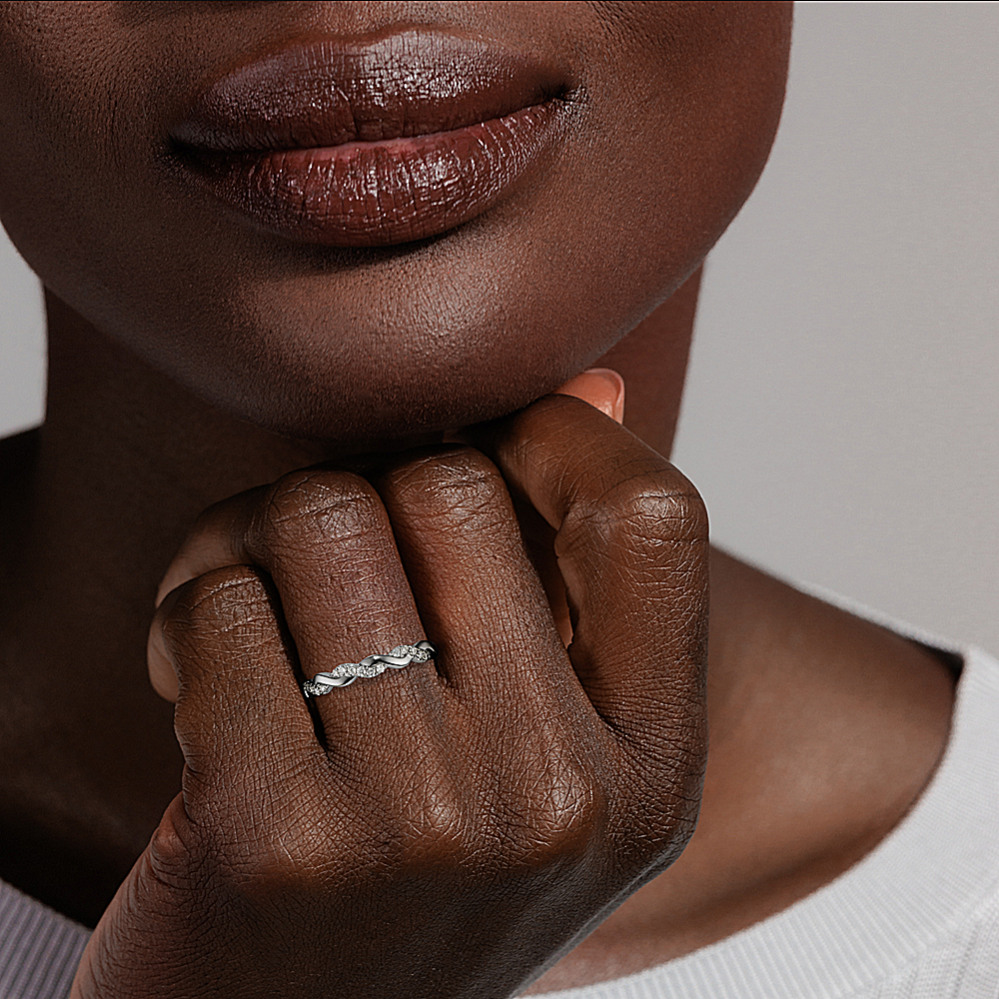 Willow Diamond Pave Infinity Band | Shane Co.